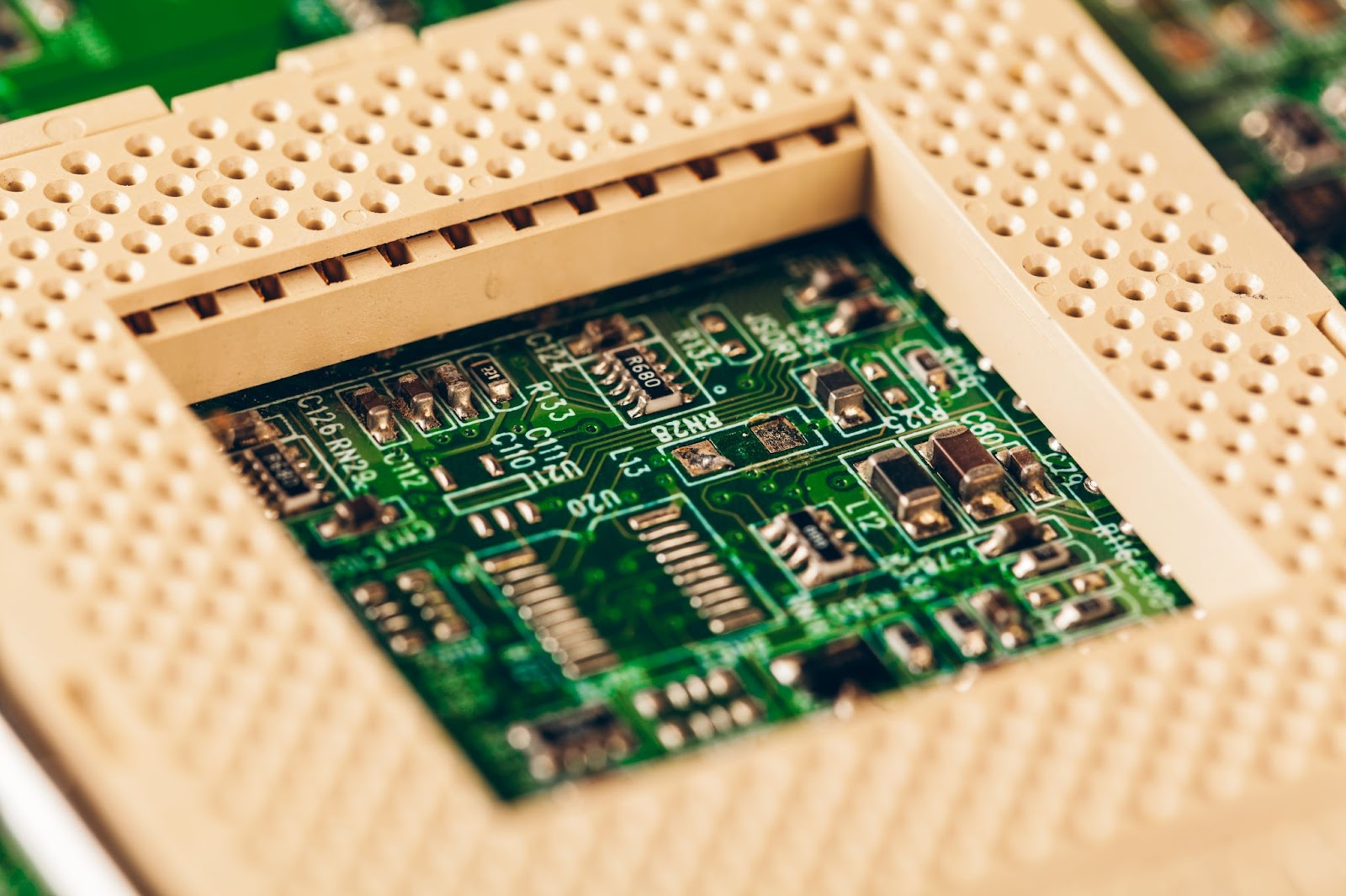 Why Asia’s Semiconductor Leaders Are Turning to Solar to Stay Ahead